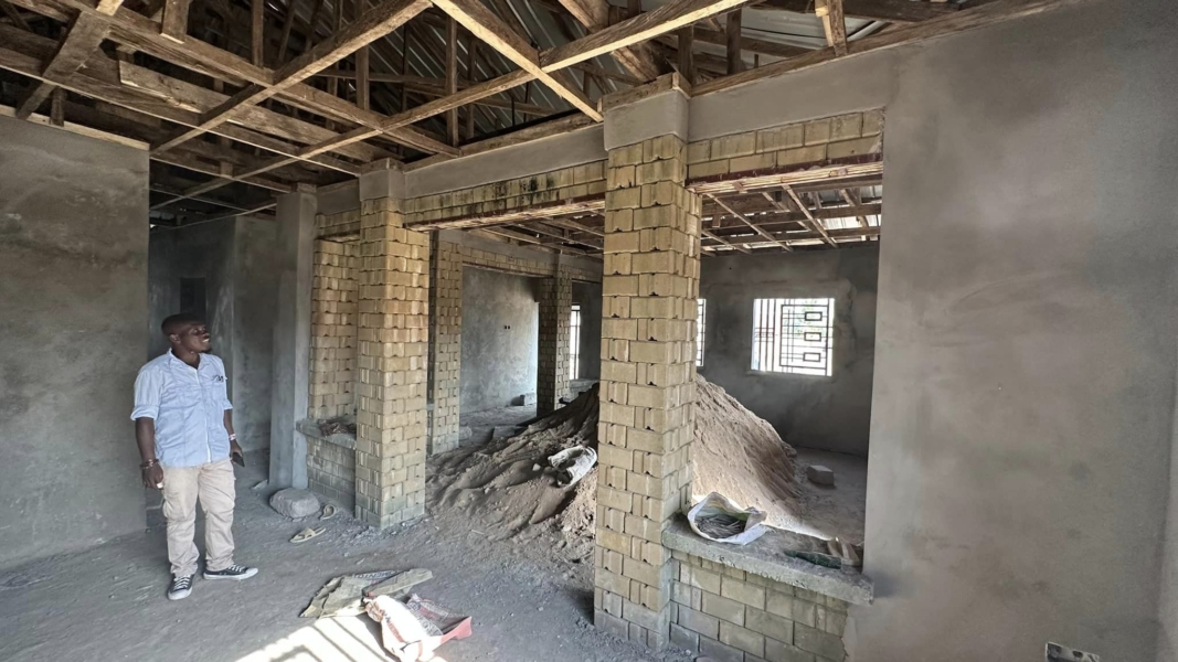 Comparing Hydraform blocks with Adobe blocks. - The Eco-Living Oasis at ...